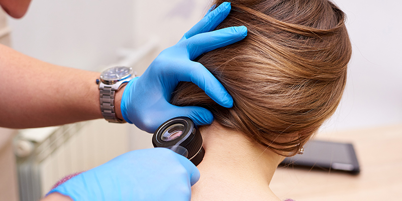 De dermatoscoop: essentieel voor betere huiddiagnostiek | H&W